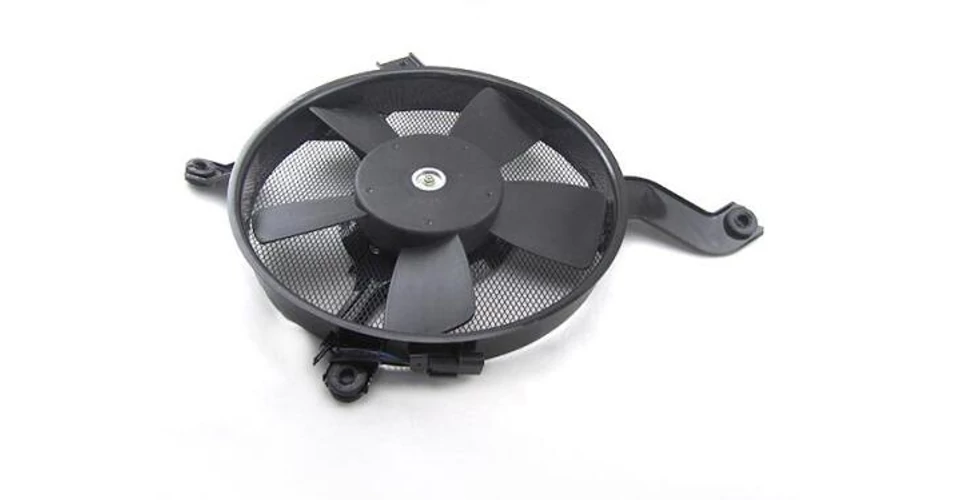 MB657380 Mitsubishi Pajero Klímahűtő Ventilátor - Off-Road Alkatrészek